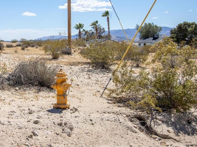139 Rice Ave, Joshua Tree, CA 92252