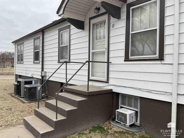 139 W 2nd St, Junction City, KS 66441