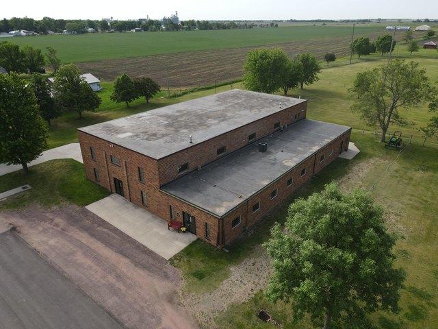 139 W First St, Dimock, SD 57331