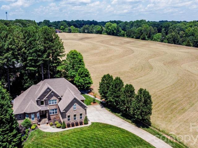 139 Waterbury Drive
