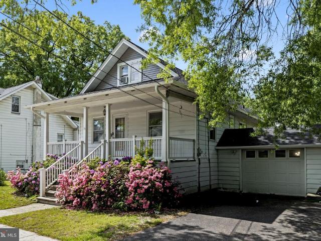 139 Watkins Avenue