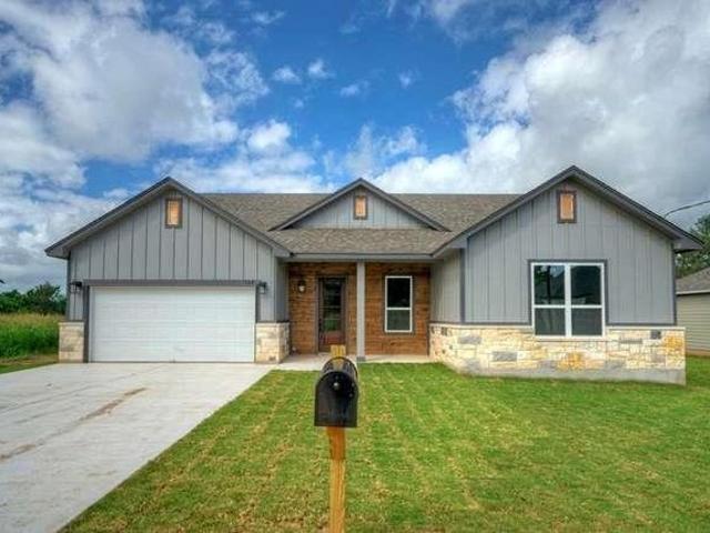 139 Waimanalo Dr, Bastrop, TX 78602