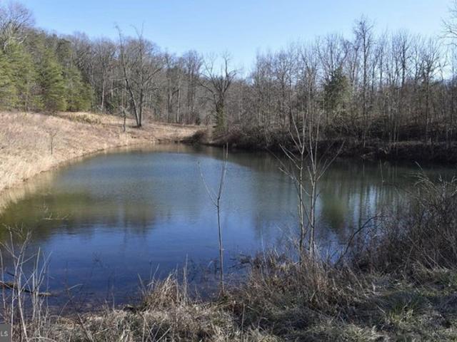 139 Yosemite Ln, Hedgesville, WV 25427