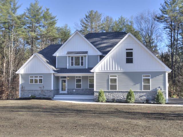 17 4 28 17 Boiling Kettle Way, Unit 28, Bedford, NH 03110 | MLS #5060