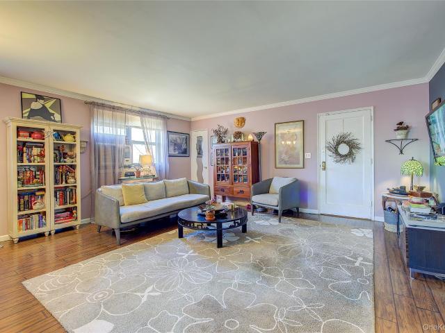 17 83 th Street Upper