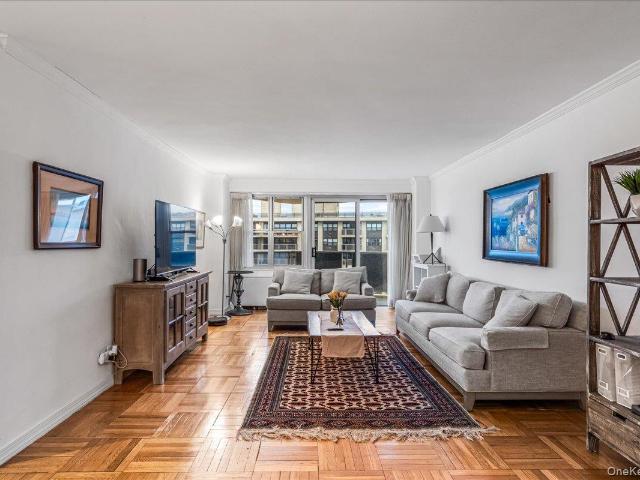 17 85 th Street 16H