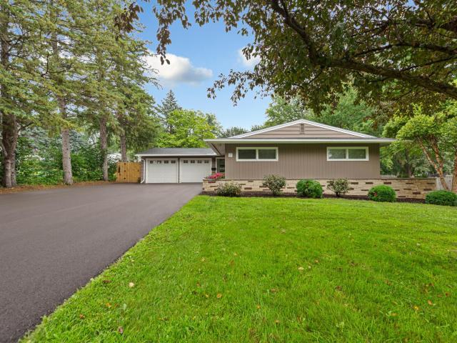 17 9th Avenue SE