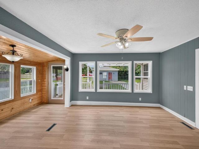 17 2nd Street NE