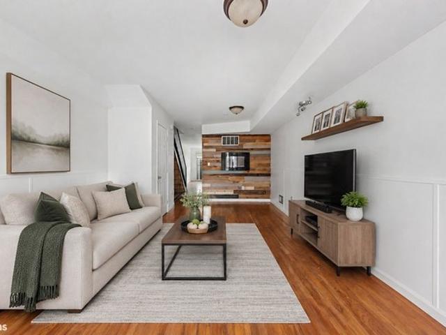 17 Tessa Ct, Staten Island, NY 10304