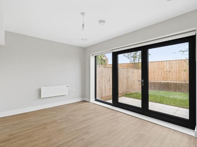 17, Throckmorton Street RG14 3 bed house to rent £2,245 pcm £518 pw
