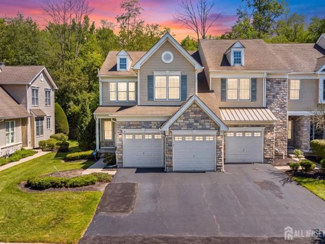 17 Tree Swallow Dr, Princeton, NJ 08540