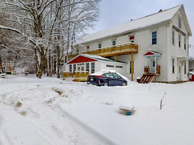 17 Turner St, Buckfield, ME 04220