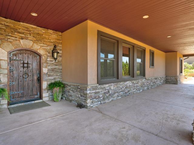 17 Turquoise Drive