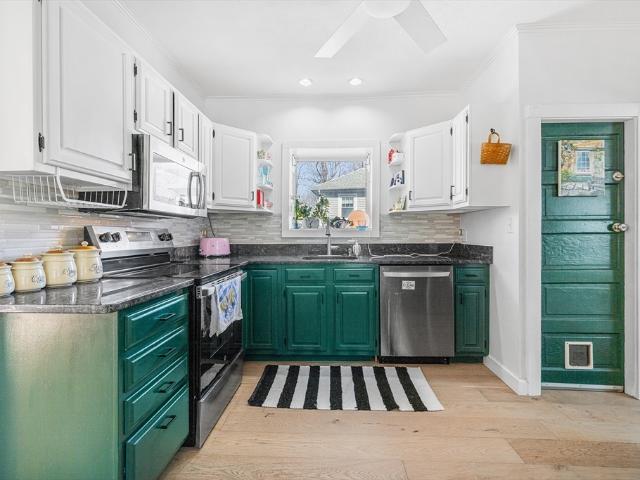17 Vale Rd, Wakefield, MA 01880 | MLS #73501 | Compass