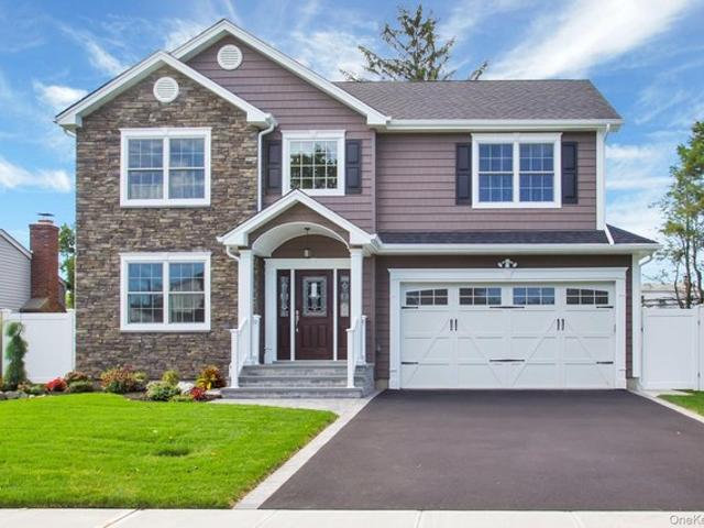 17 Vera Ave, Plainview, NY 11803
