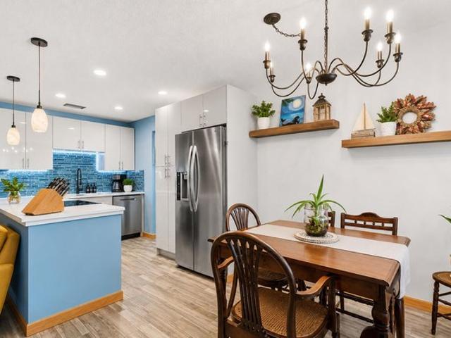 17 Vista Palm Ln Apt 205, Vero Beach, FL 32962