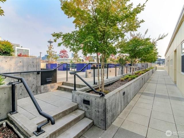 17 W Mercer St Apt 301, Seattle, WA 98119