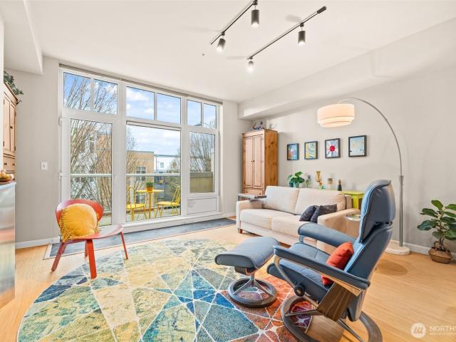 17 W Mercer Street # 206