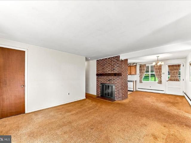 17 W Pennsbury Way