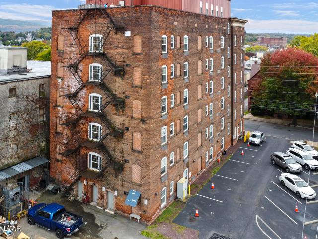 17 W Ross Street