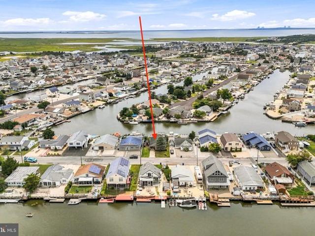 17 W Sail Dr, Mystic Island, NJ 08087