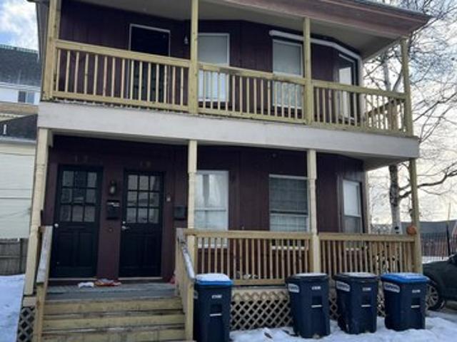 17 Wallace Pl, Pittsfield, MA 01201