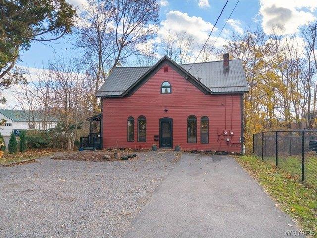 17 Walnut St, Cooperstown, NY 13326