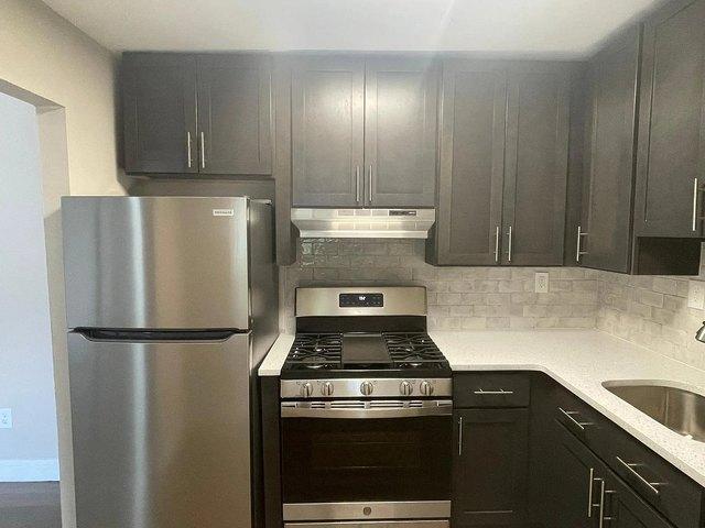 17 Walnut St, Toms River, NJ 08753