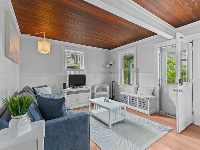 17 warren Avenue 17