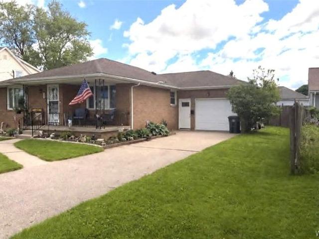 17 Warsaw St, Depew, NY 14043