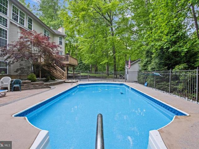 17 Waterview Drive
