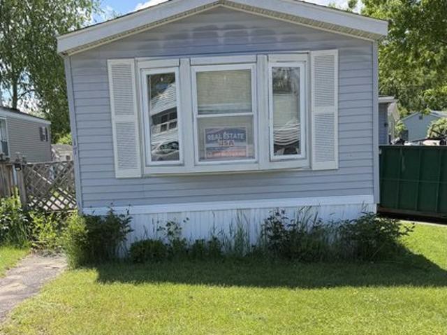17 Wayland Cir, Exeter, NH 03833