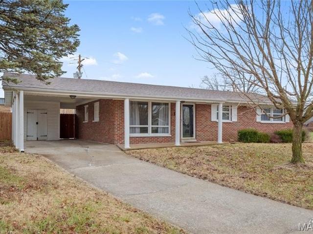 17 Weigela Ct, Swansea, IL 62226
