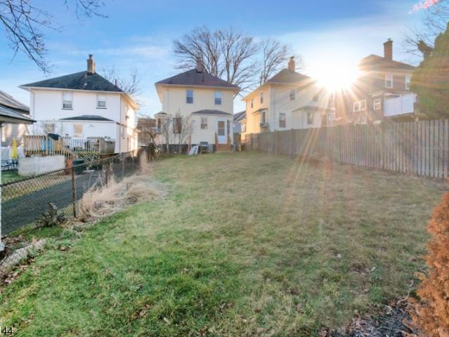 17 Wellington Ave