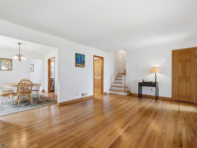 17 Westland Rd