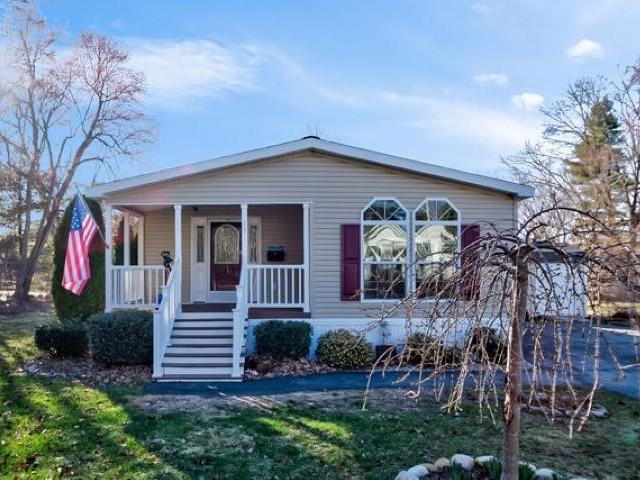 17 Winter St, Salem, NH 03079 | Compass