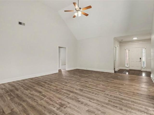 17 Windermere Bend NW