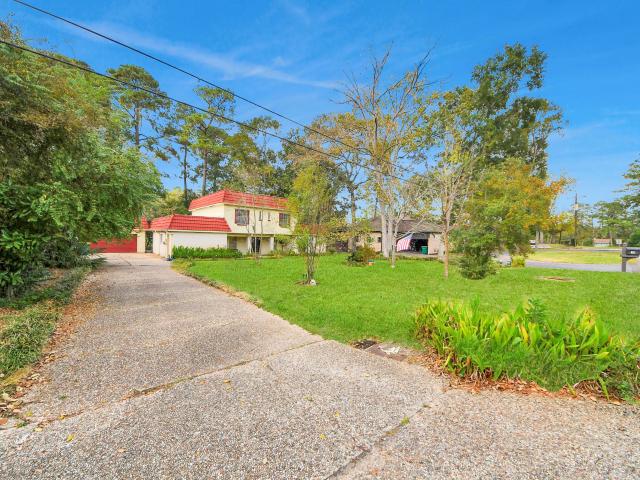 17 Winged Foot Drive