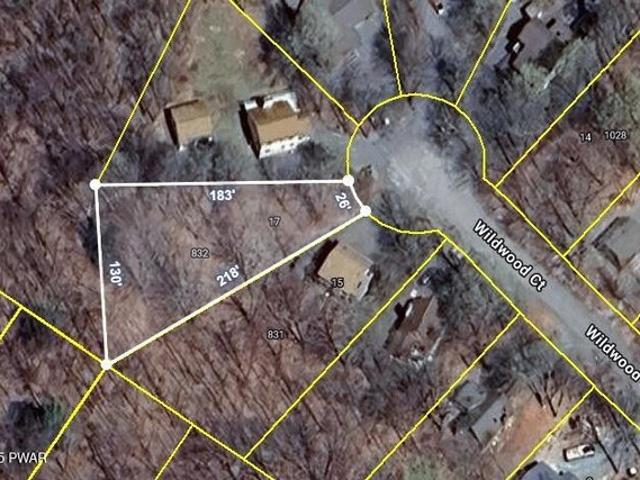 17 Wildwood Ct W, Lake Ariel, PA 18436