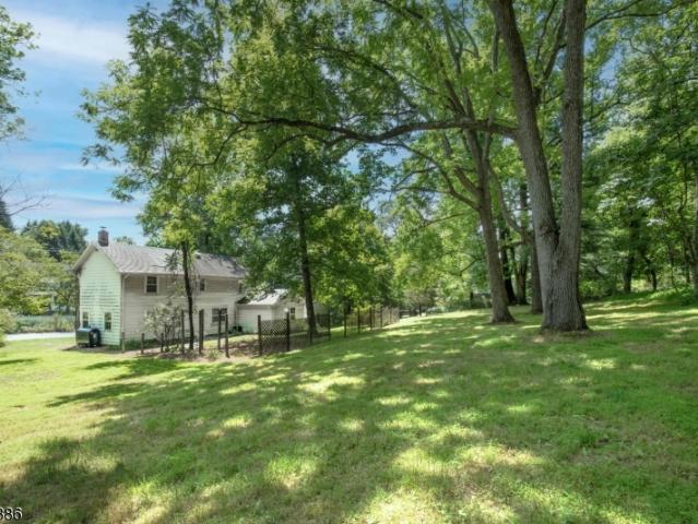 17 Willow Avenue