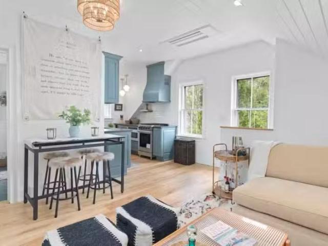 17 Willow St #3, Newport, RI 02840 MLS 1383440