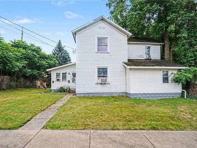 17 Wilson Ave, Girard, OH 44420