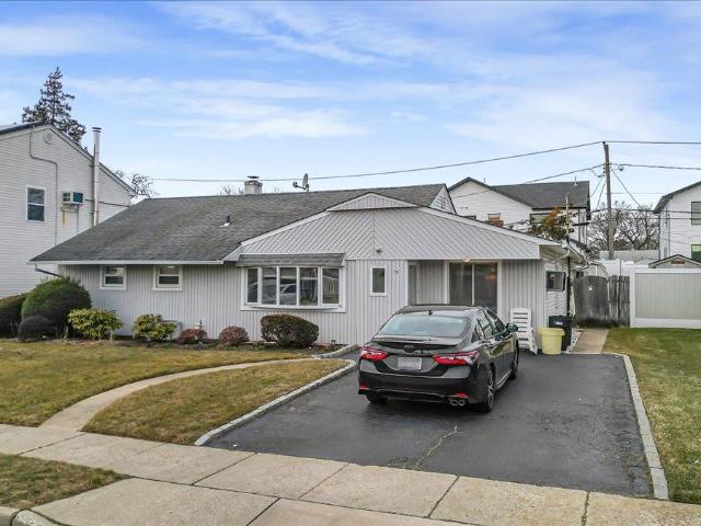 17 Wilson Ln, Bethpage, NY 11714 | MLS #953751