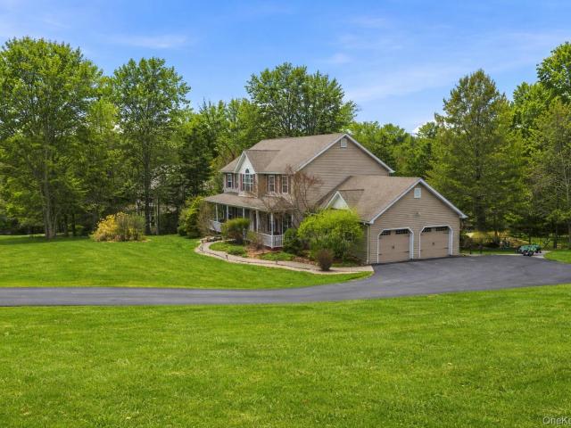 17 Woodridge Drive