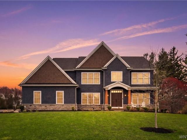 17 Woodthrush Trl, Orchard Park, NY 14127