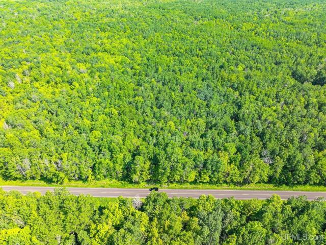 17 AC ON Lake Road