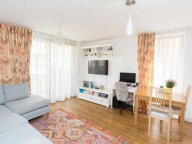 17 Albatross Way, Canada Water, London SE16, 1 bed flat to rent, £2,250 pcm | PrimeLocation