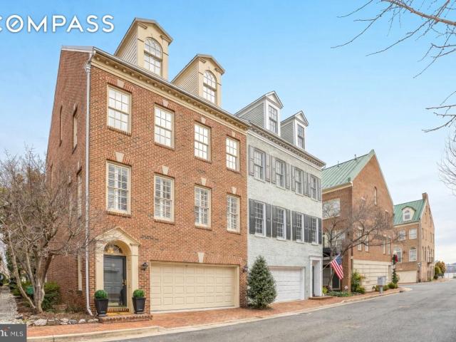 17 Alexander St, Alexandria, VA