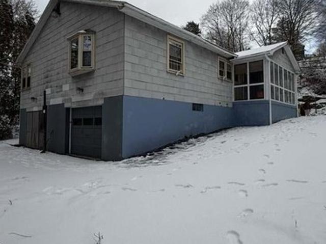 17 Allen St, Catskill, NY 12414