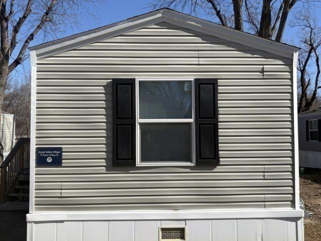 17 Amos Valley Dr, 2 beds, 2 full baths